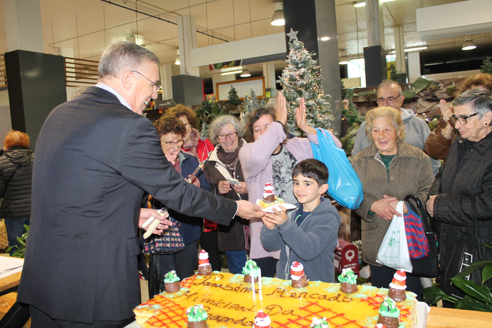 Mercado da Brandoa inaugura Presépio – O Correio da Linha